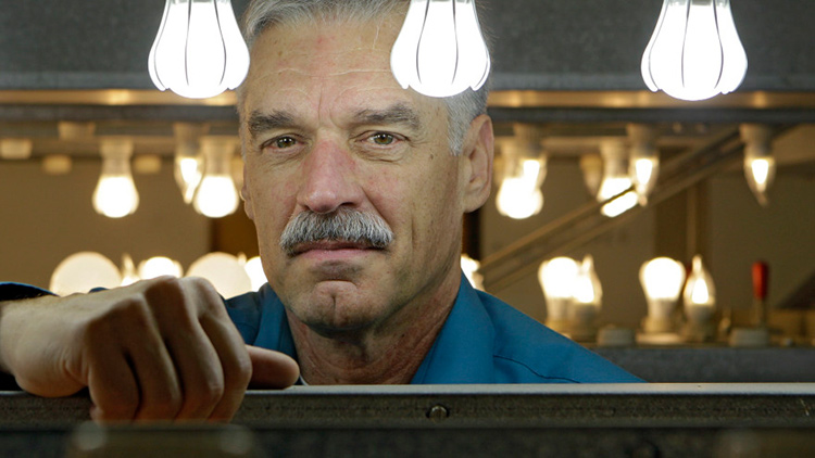 Li-Fi: Lightbulbs as Data Transmission - yewknee.com